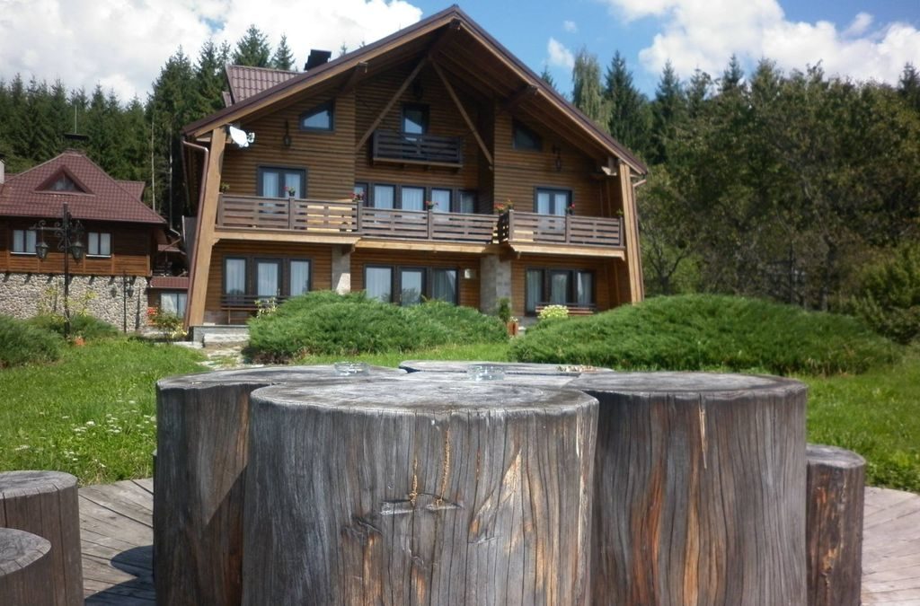 Oamenii din Cusma si ursii de la Dealul Negru, de la buna intelegere ...