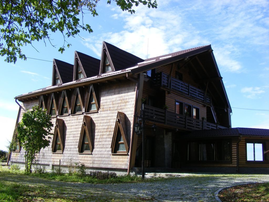 Oamenii din Cusma si ursii de la Dealul Negru, de la buna intelegere ...