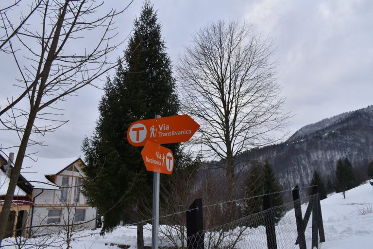 ”Via Transilvanica”, mai bogată cu o sută de borne kilometrice via ...