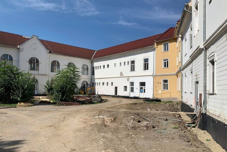 Spitalul de pe str. Alba Iulia, în șantier. Se fac lucrări de 1,6 ...