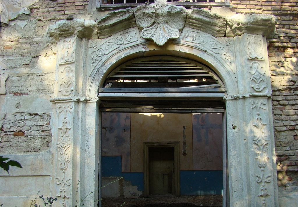 Reabilitarea Castelului Teleki din Comlod, scoasă la licitație ...