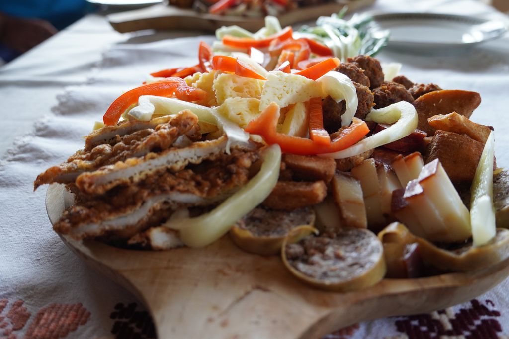 Care sunt cele nouă puncte gastronomice locale unde puteți mânca ...