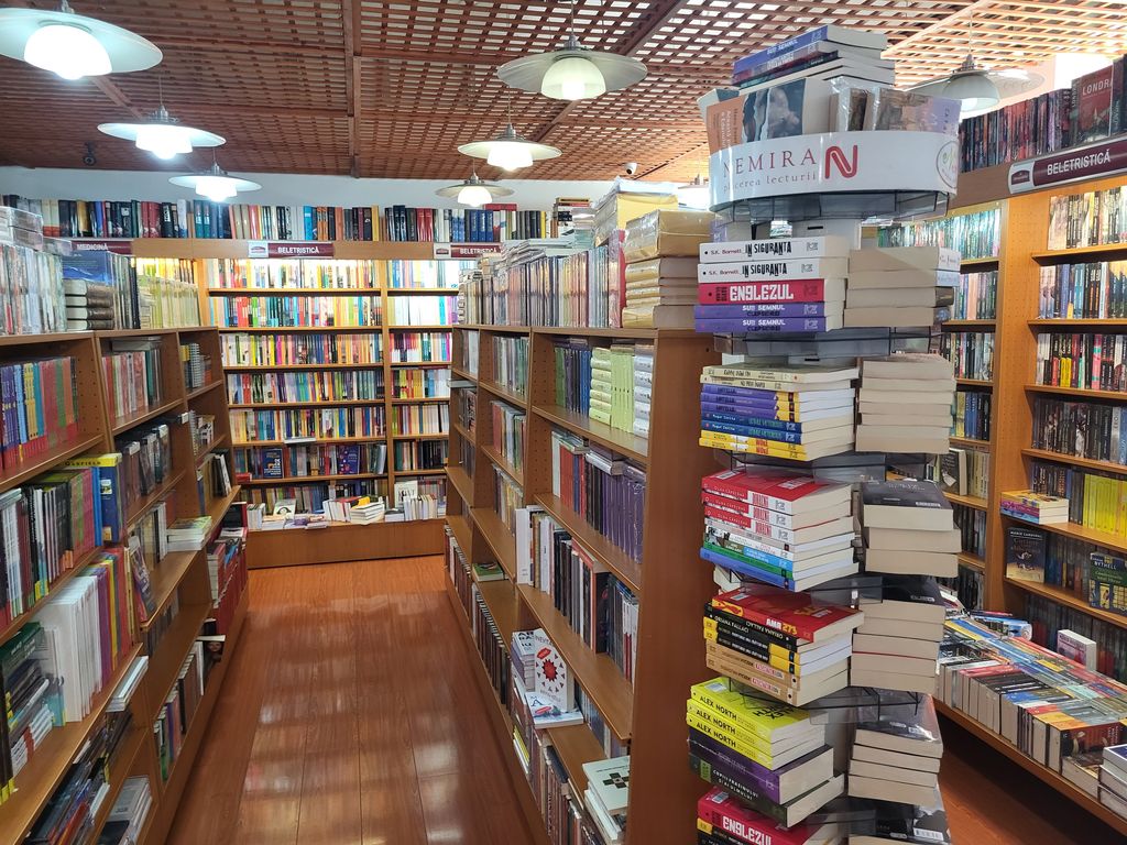 Ce pot cumpăra profesorii cu prima de carieră didactică. Precizările ...