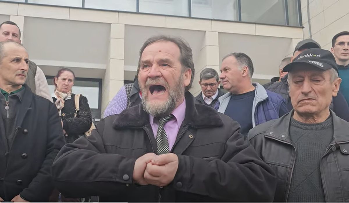 Localnicii din Rusu Bârgăului și-au strigat necazul în fața ...