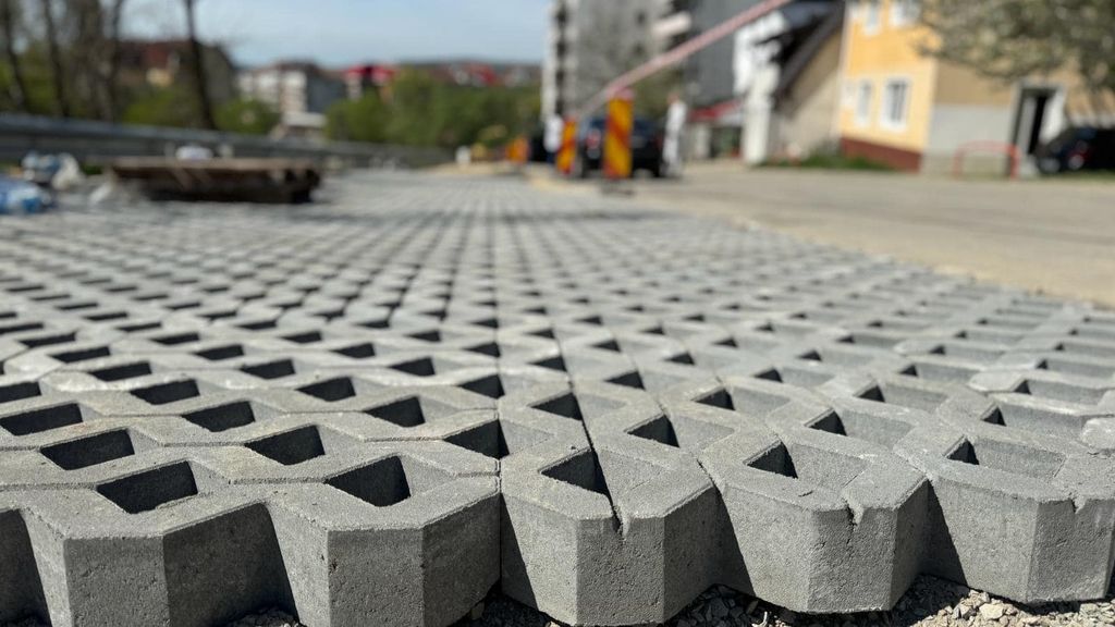 Se conturează noua parcare cu 27 de locuri de pe strada Pajiștei ...