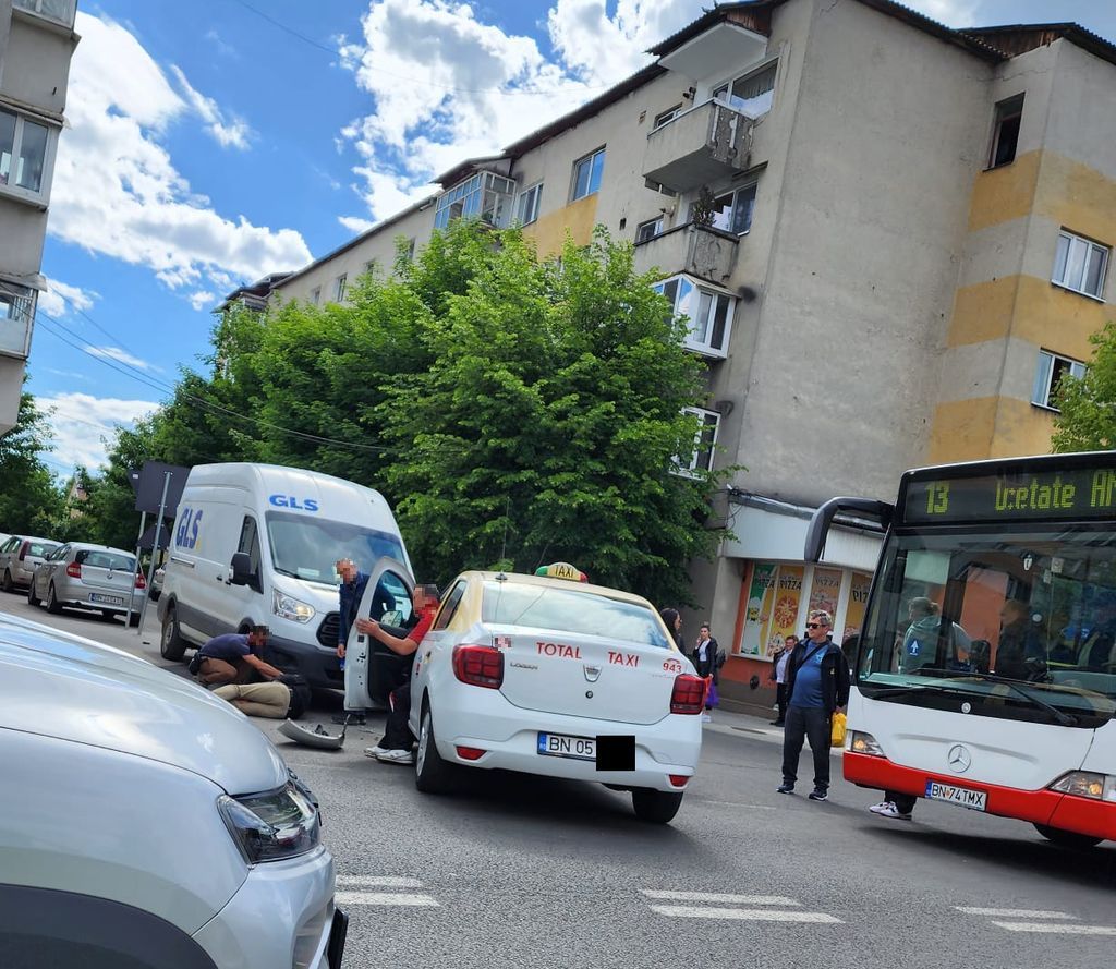 Motociclist accidentat pe o stradă din Bistrița. Bărbatul a ajuns la spital – TimpOnline.ro