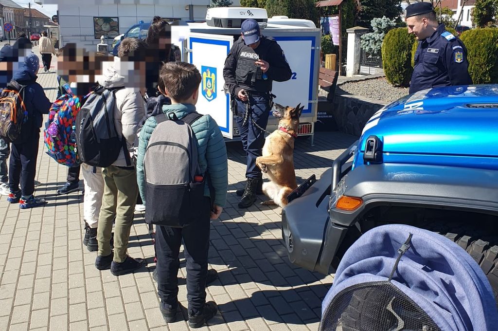 Ziua Jandarmeriei: Puncte de informare și ateliere de prezentare, 1-3 ...