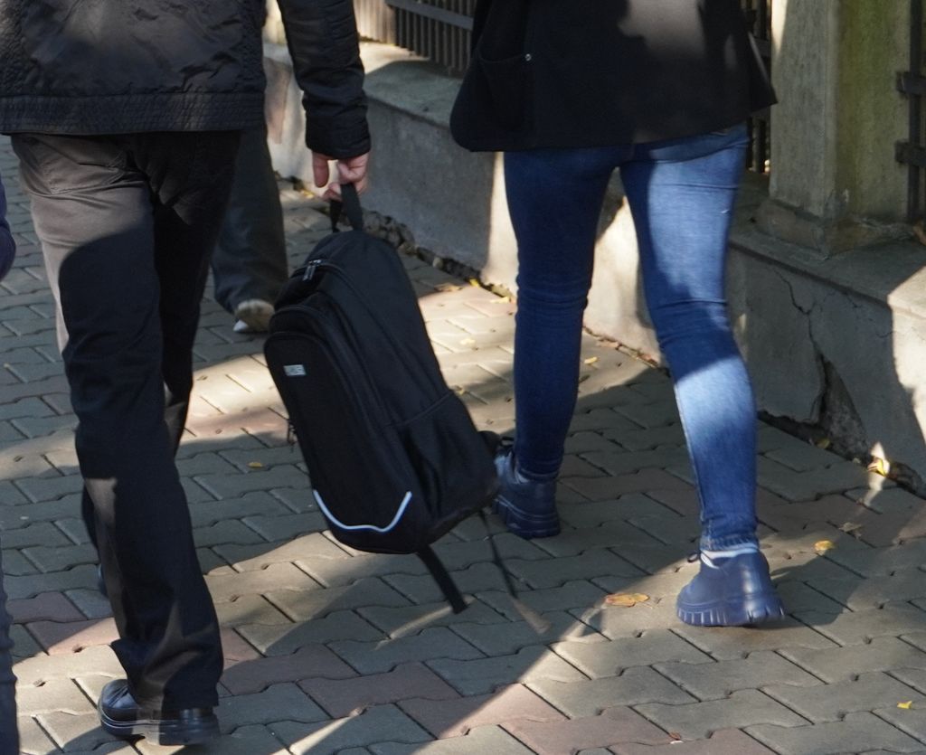 Tu știi ce face copilul tău când îl trimiți la școală? Surpriză pentru ...