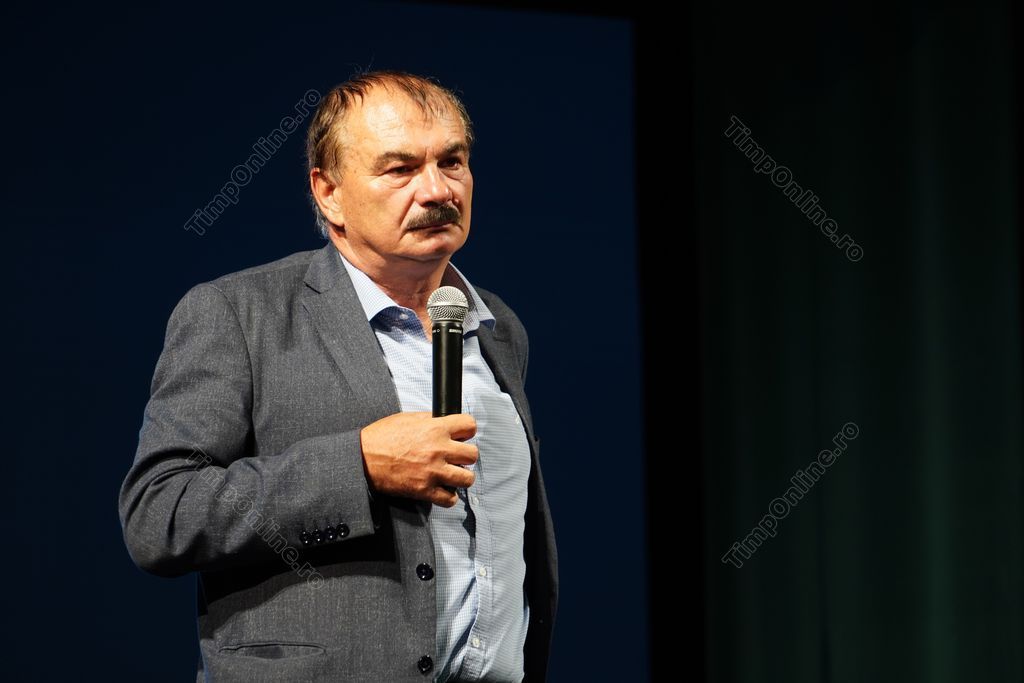 Ce trebuie făcut pentru ca tinerii să nu devină ”iobagi” legați de ...