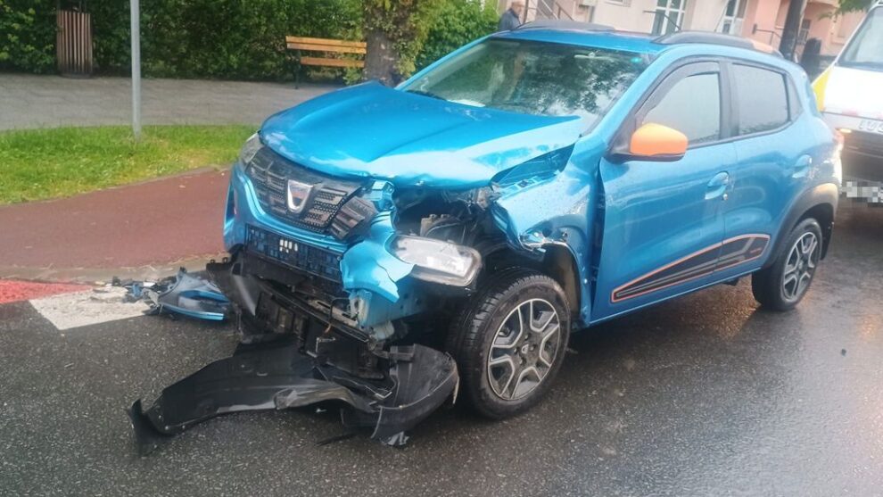 Accident la intersecția Andrei Mureșanu – Petre Ispirescu. Bărbat dus ...